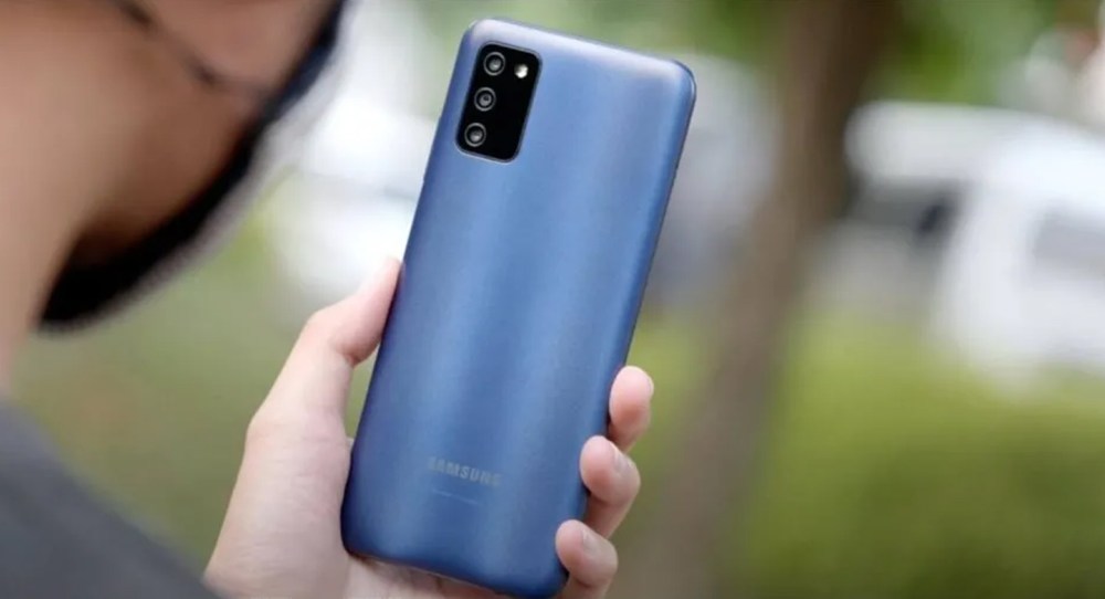 5 Rekomendasi HP Samsung Harga 1 Jutaan Terbaik 2024, Ekonomis dan ...